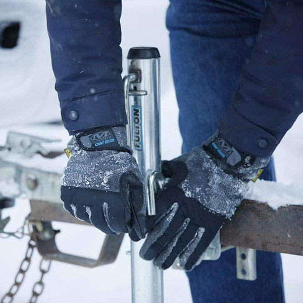 Gloves by Resistance - Pronto Direct